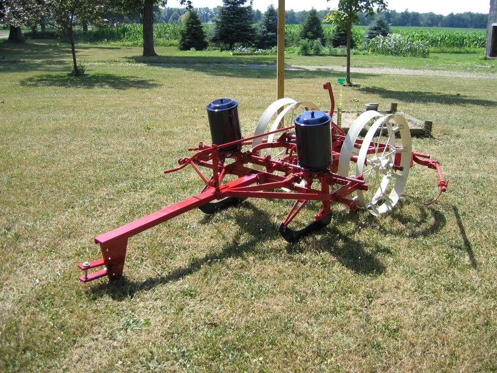 IHC two row planter | Yesterday's Tractors Forums